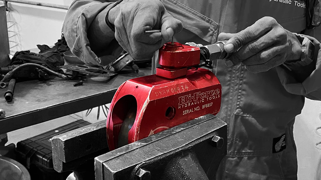 HYDRAULIC JACKS TORQUE WRENCHES Kripuda